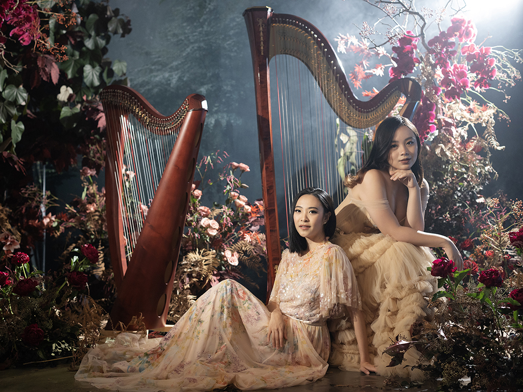 Debbie & Jessica Portraiture - Axioo